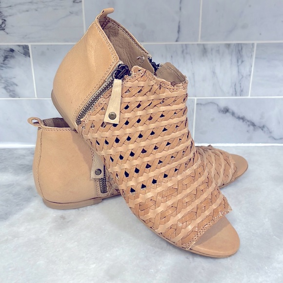 Sundance | Shoes | Sundance Asheville Woven Leather Peeptoe Sandals ...